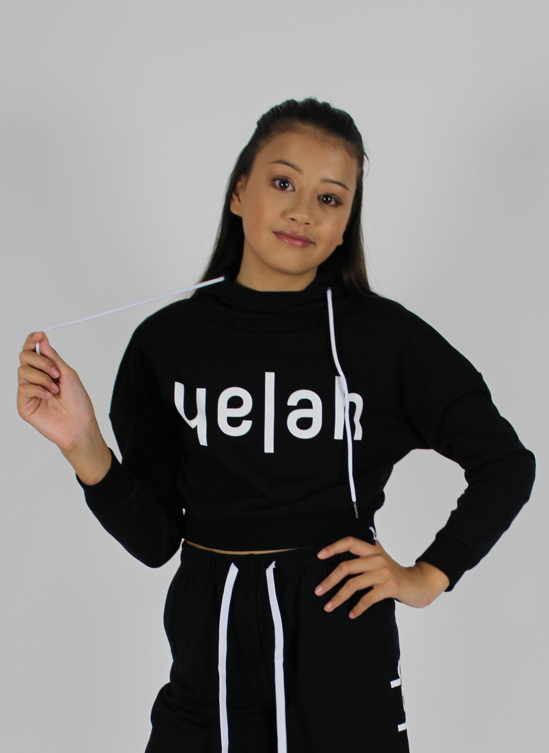B&W Crop Hoodie Black – Yelah